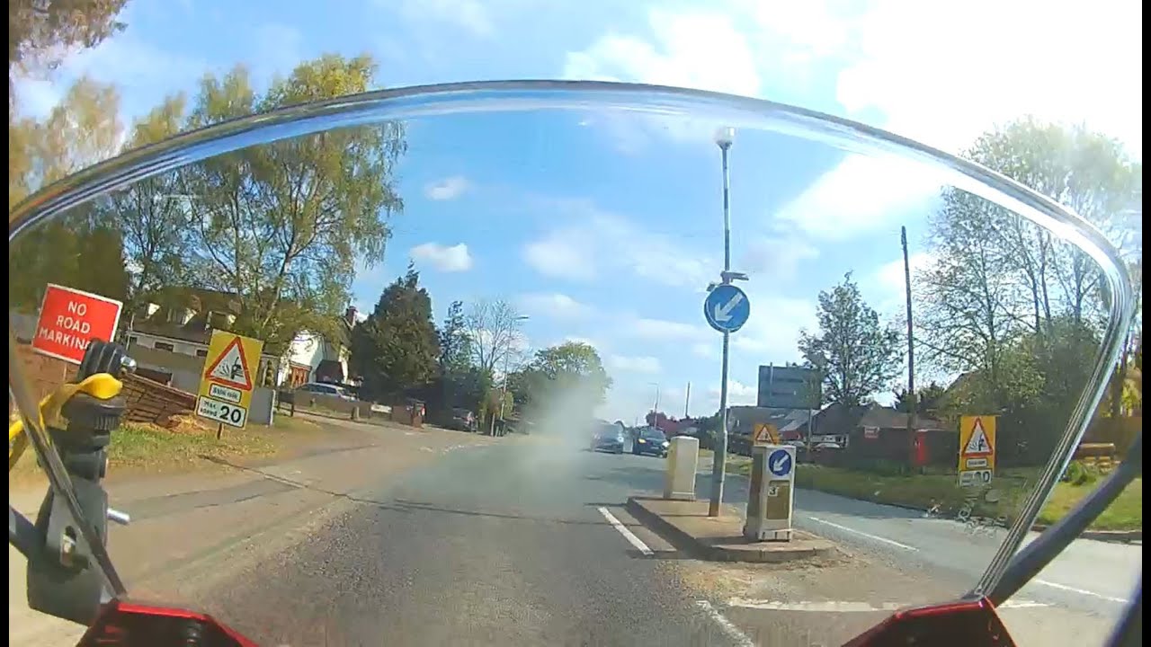 60 Second Safety 67 Loose chippings