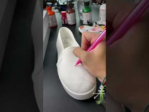 WHATEVER THE RANDOM WORD GENERATOR LANDS ON I DRAW ON A SHOE😂 #shorts #customshoes #art #CKBK