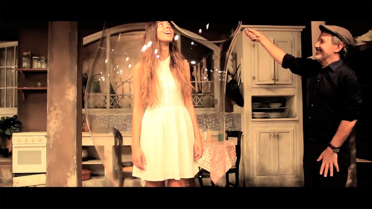 TONI XUCLÀ & SARA TERRAZA - Bombolles (Video Oficial)