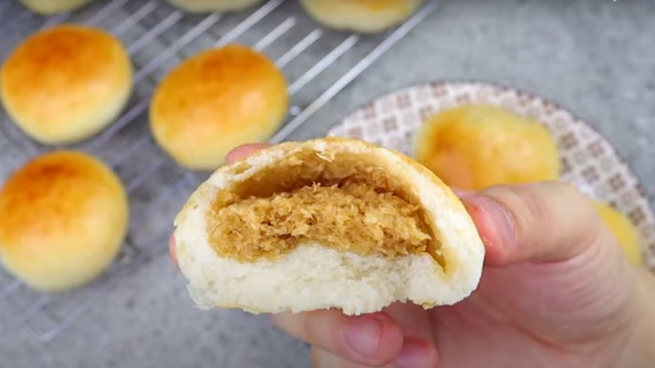 Pan de Coco (Soft comforting coco-nutty bread)