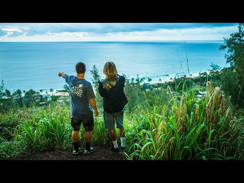 The Best View of Pipeline on North Shore of Oahu, Hawaii