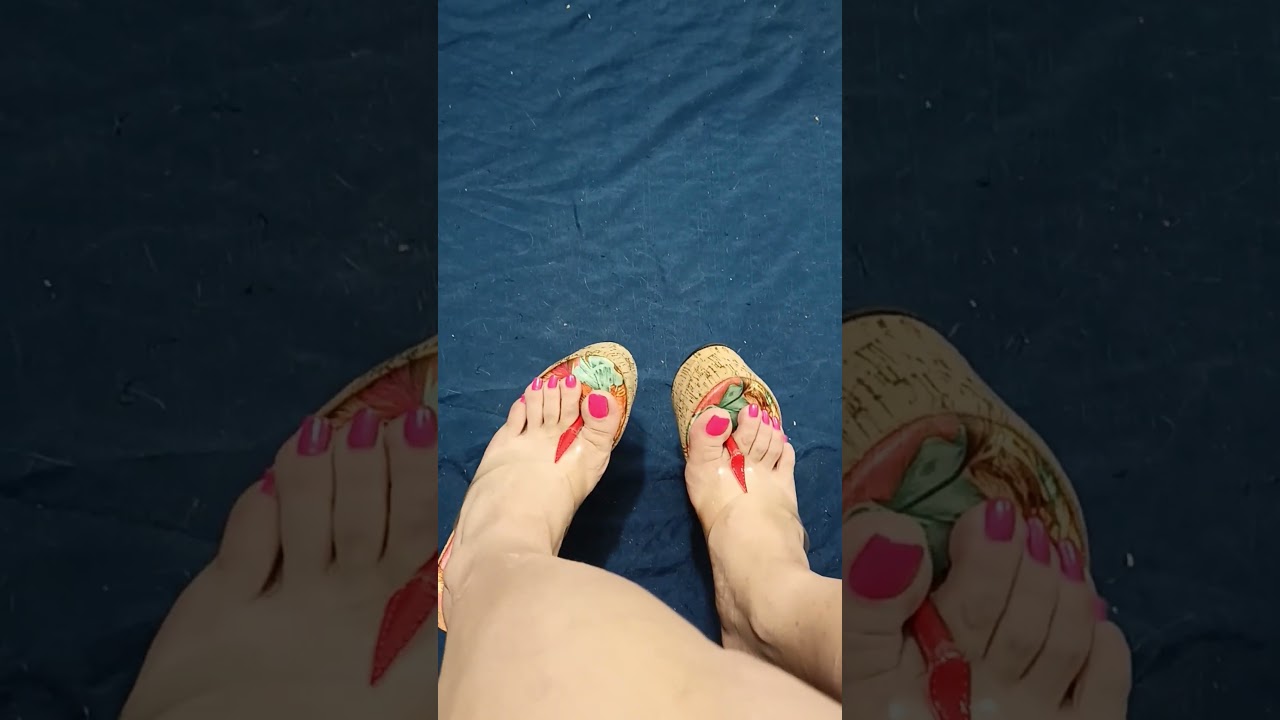 Wedges heelsand pink nails