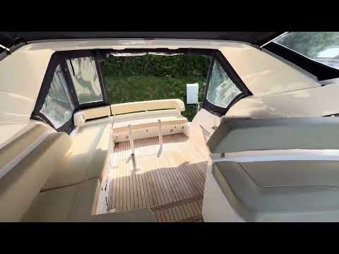Fairline Targa 44 sports cruiser with 2x Volvo Penta D4 300 EVC Diesel engines. One owner from new!