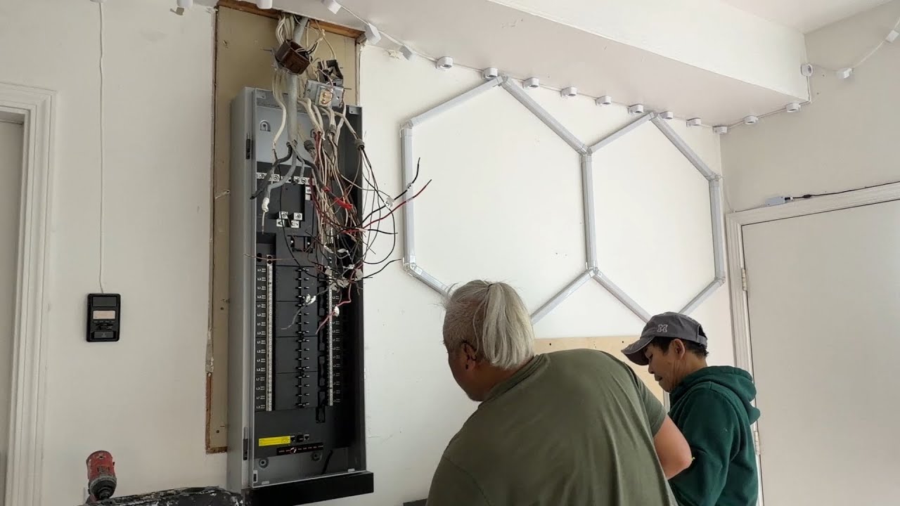 PART 11: Mounting and EcoFlow Smart Home Panel 3, Support up to 32 circuits, can replace Subpanel