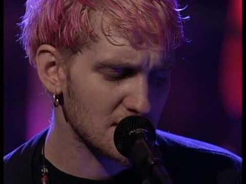 Alice in Chains: com ação beneficente à vida de Scotty Olson