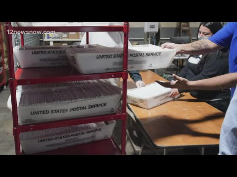When are early votes, mail-in ballots counted in Texas?