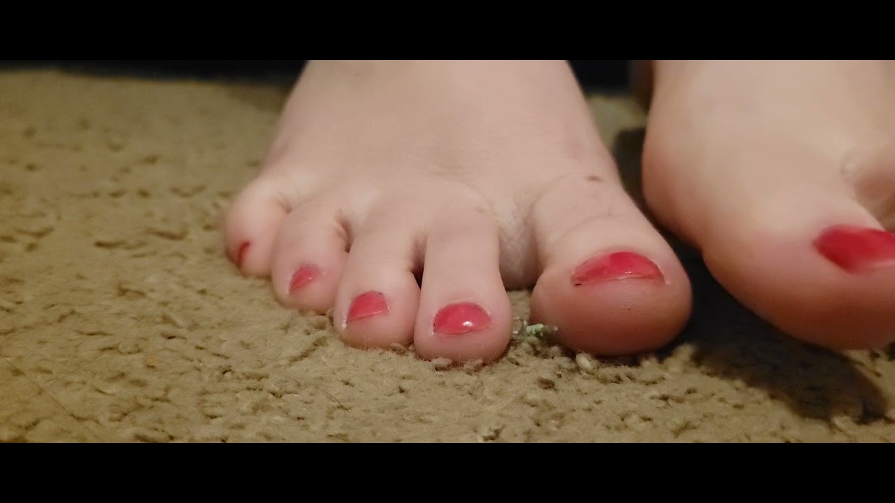 Unaware Giantess Mother Ruby