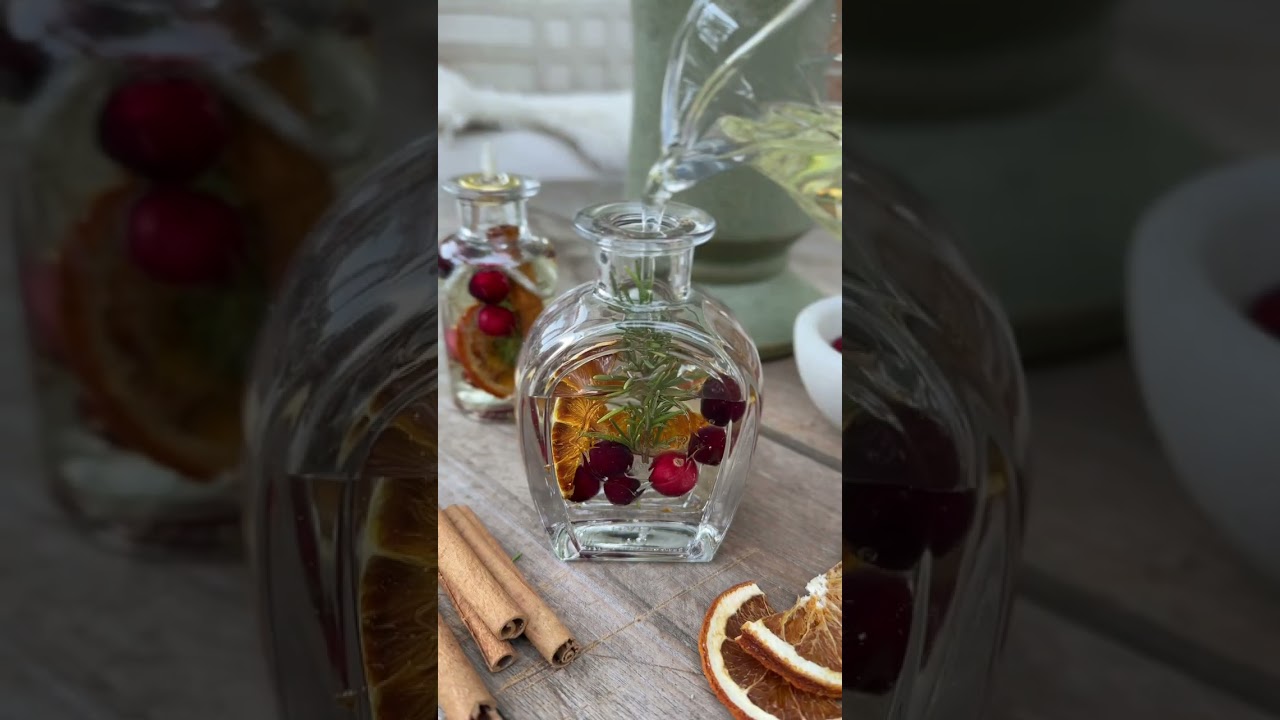 Make beautiful oil candles with kitchen ingredients! https://sugarandcharm.com/oil-candles