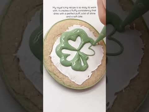 The perfect royal icing recipe! #cookiedecorating #cookievideos #royalicing #royalicingcookies