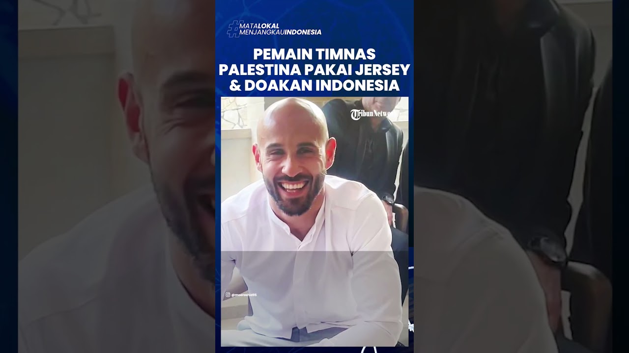 Pemain Timnas Palestina Angkat Trofi, Pakai Jersey Timnas Indonesia dan ...