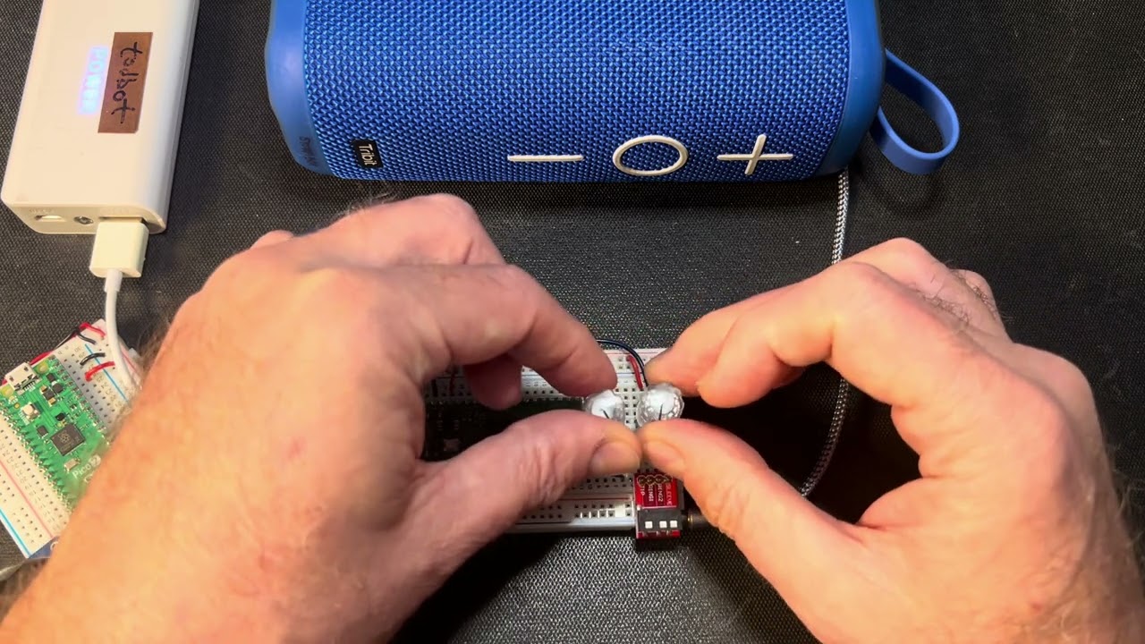 Two-knob drone synth w/ echo effect in CircuitPython synthio
