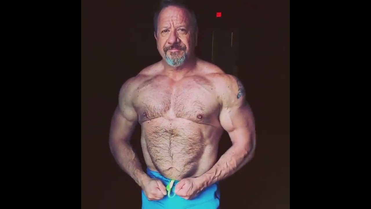 Bear Muscle Flexing #9