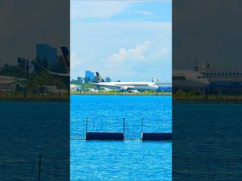 Singapore airlines landing Maldives airport #shots #travel #automobile #aviation#singaporeairlines
