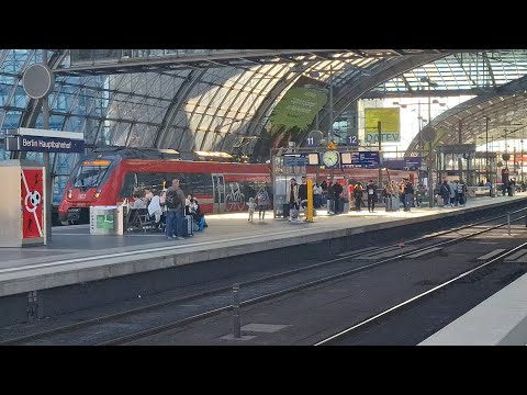 [DB] Regional train Departing from the station (Berlin Hauptbahnhof)