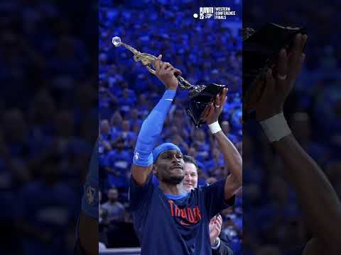 A moment for the MVP 🙌 Shai receives his 2024-25 Kia NBA MVP award before tonight's game 🏆