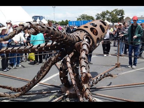 This Giant Robot Squid Is Creepily Awesome