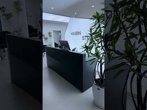 Luxury Black Salon Reception Desk | Modern Salon Interior Design Ideas
