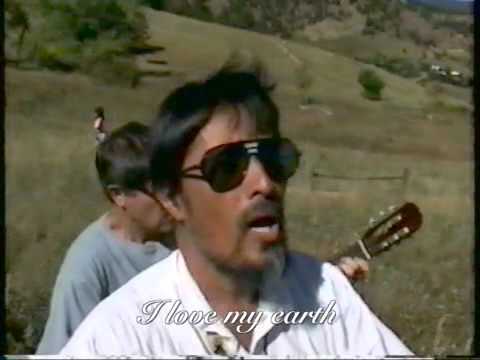 Quiere A Mi Tierra (subtitled in English)