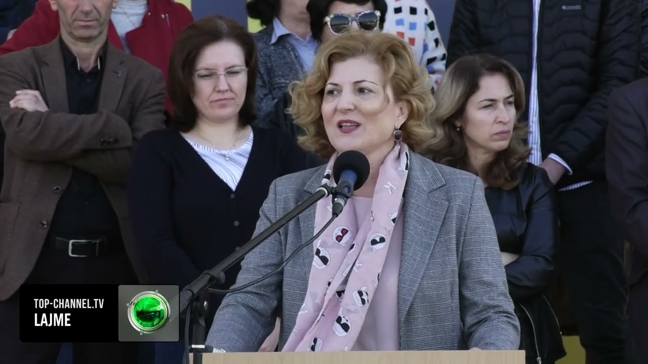 Top Channel/ Pedagogët në protestë, rikthehen në auditorë për të dhënë ... Top Channel/ Pedagogët në protestë, rikthehen në auditorë për të dhënë ...