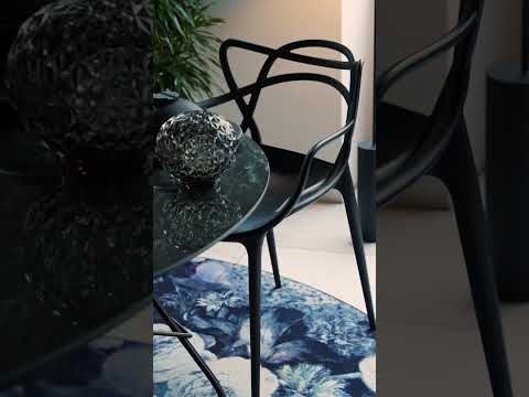 名作チェアのある暮らし | マスターズ・ブラック | Kartell