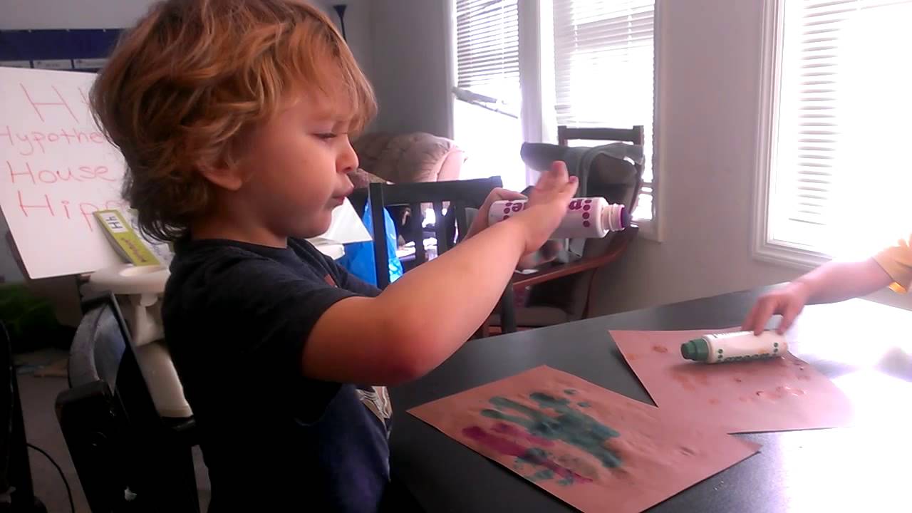 Louis demos Do A Dot Art Markers