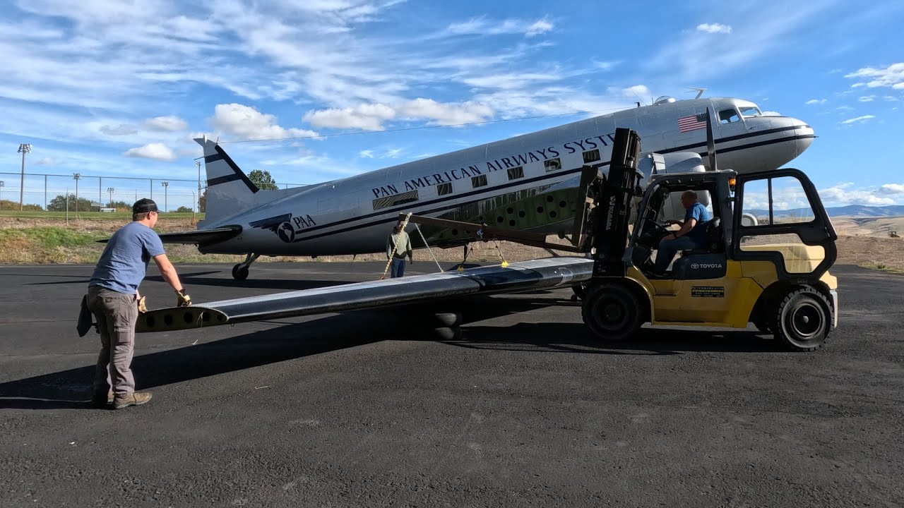 DC-3 Wing Removal at Hangar 180