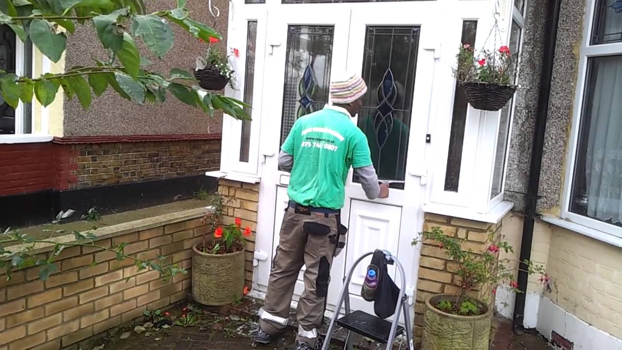 Simply Window Cleaners - How We Clean The Windows.