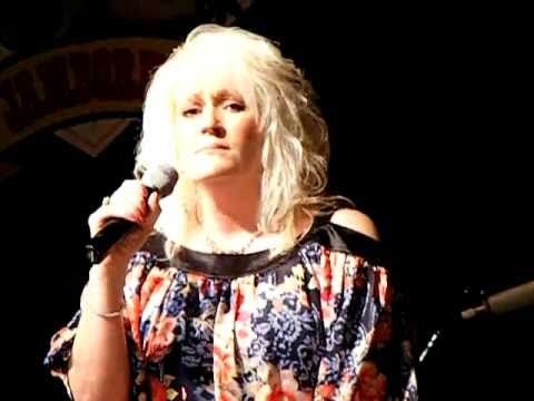 Amy Downs - Music Profile | BANDMINE.COM