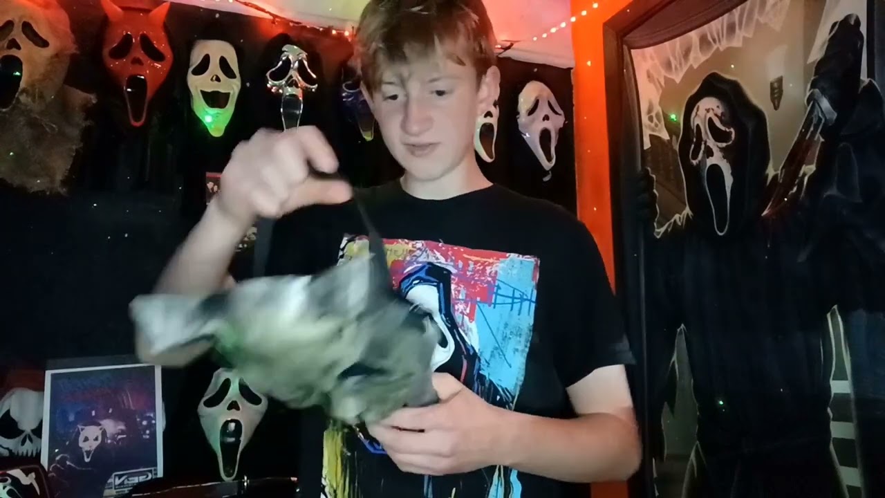 V2 COPYCAT GHOSTFACE MASK/COPYCAT POSTER