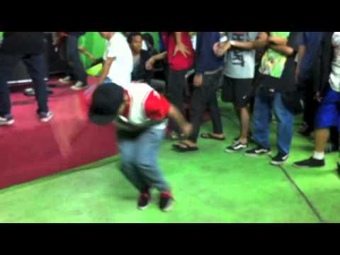 Moshpit Violent-Dancing 101 (tutorial) [funny-video] | Wasted Rockers