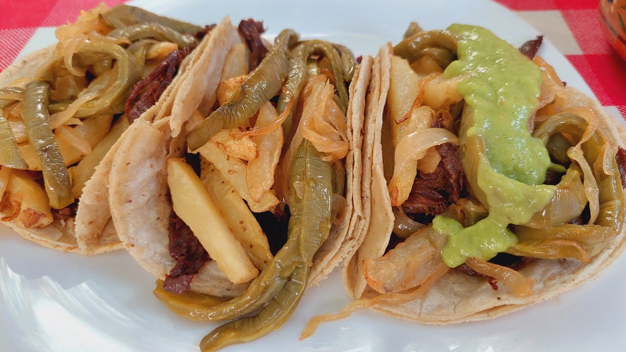 TACOS DE CECINA con papas y nopalitos