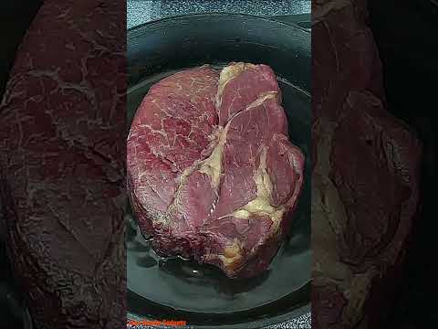 Cooking a Chuck Roast Like a Steak Reverse Seared Tastes Better Than Ribeye #shorts #chucksteak