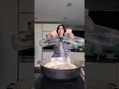 what is wrong with the world mama !!! 1 pizza for a smile β€οΈ #pizza #pizza recipe