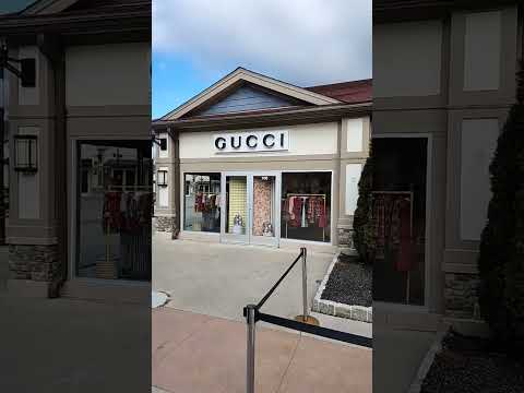 Quick stop to Woodbury Outlets NY #goodeats #newyork #shopping #luxury