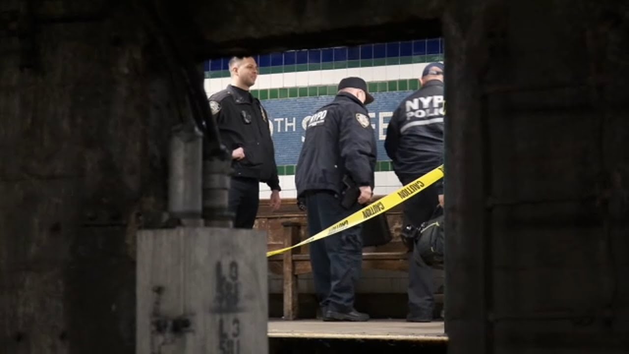 Man stabbed on subway platform at Upper East Side station