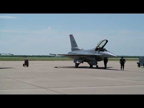 F-16 shutdown and B-1B Lancer touch and go Dyess big country AirFest 2018