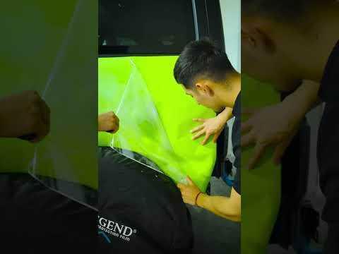 This Jeep Wrangler Sahara 4xe is getting an Acid Green color change using film from Inozetek! ๐๐ฝ