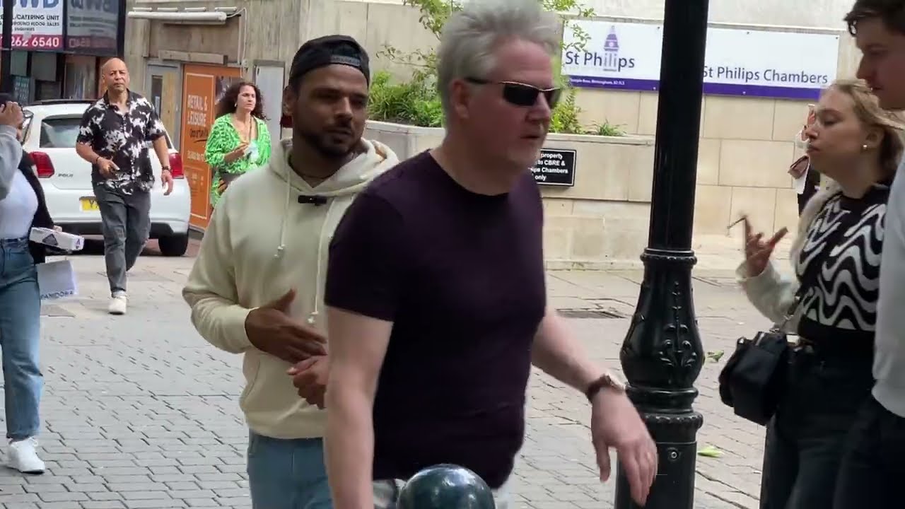 Social experiment asking money for food stranger vs homeless you wont believe