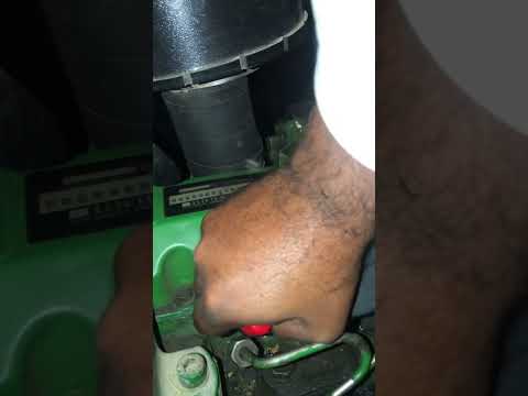 John Deere USA 3029 New injector installation