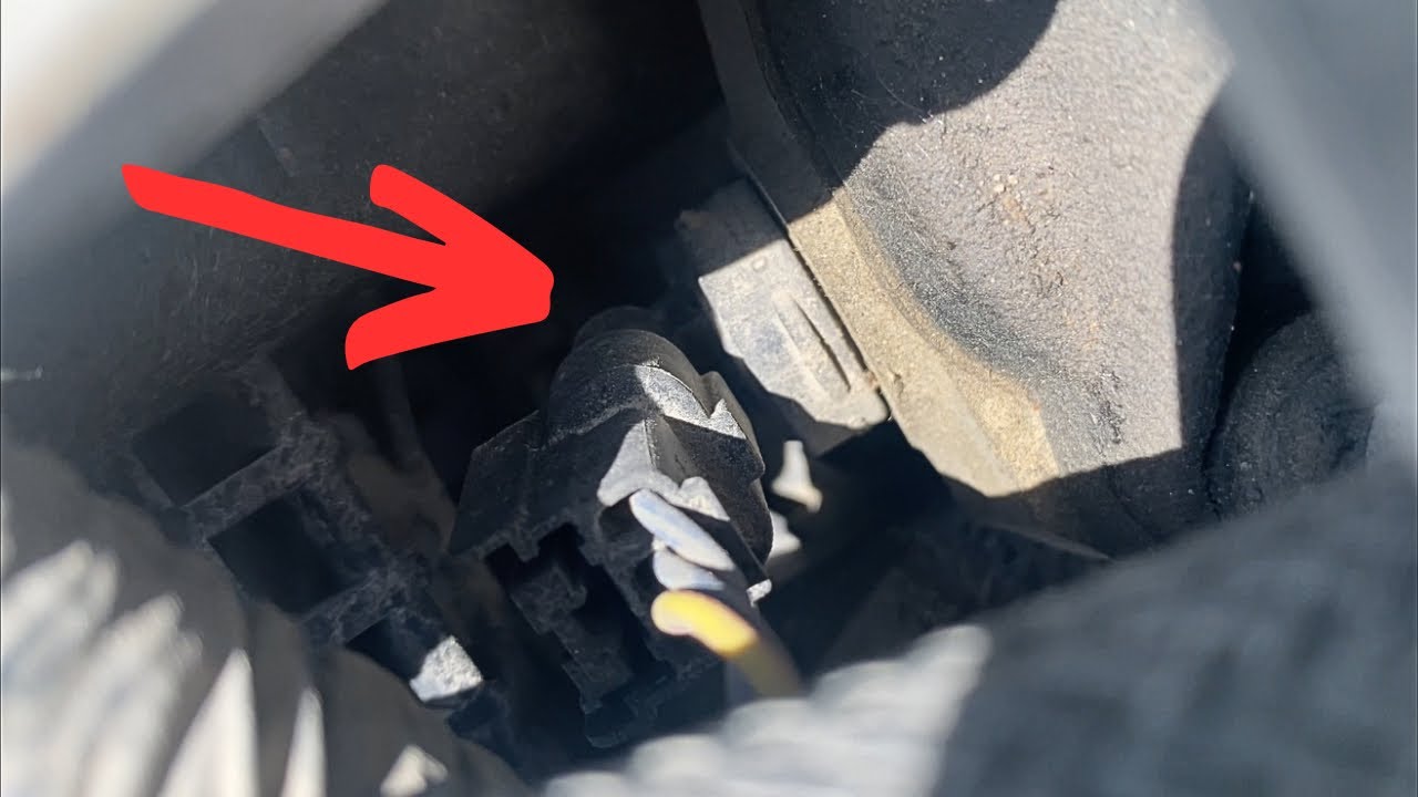 Intake and Exhaust Camshaft Position Sensors Chrysler 200 2.4L 2011-2014 Location and Replacement