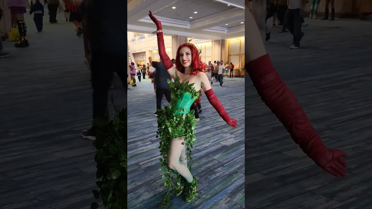 Poison Ivy Cosplay Comic Con