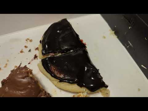 Crave Cookie Review: Turtle Pecan is great, please sweeten your cream cheese, and ditch the Eclair