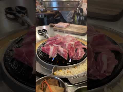 #baekjeong in #nyc #kbbq #viral #fypγ· #food #koreanfood #shortvideo #shorts #eatwithsochi #foodies