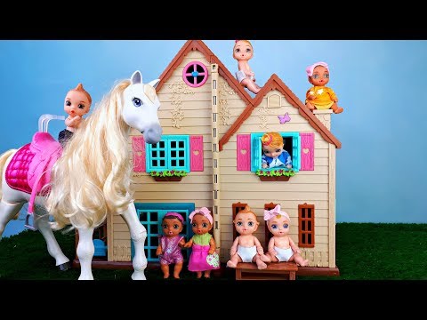 Baby doll play in dollhouse with Toy Horse - Play dolls