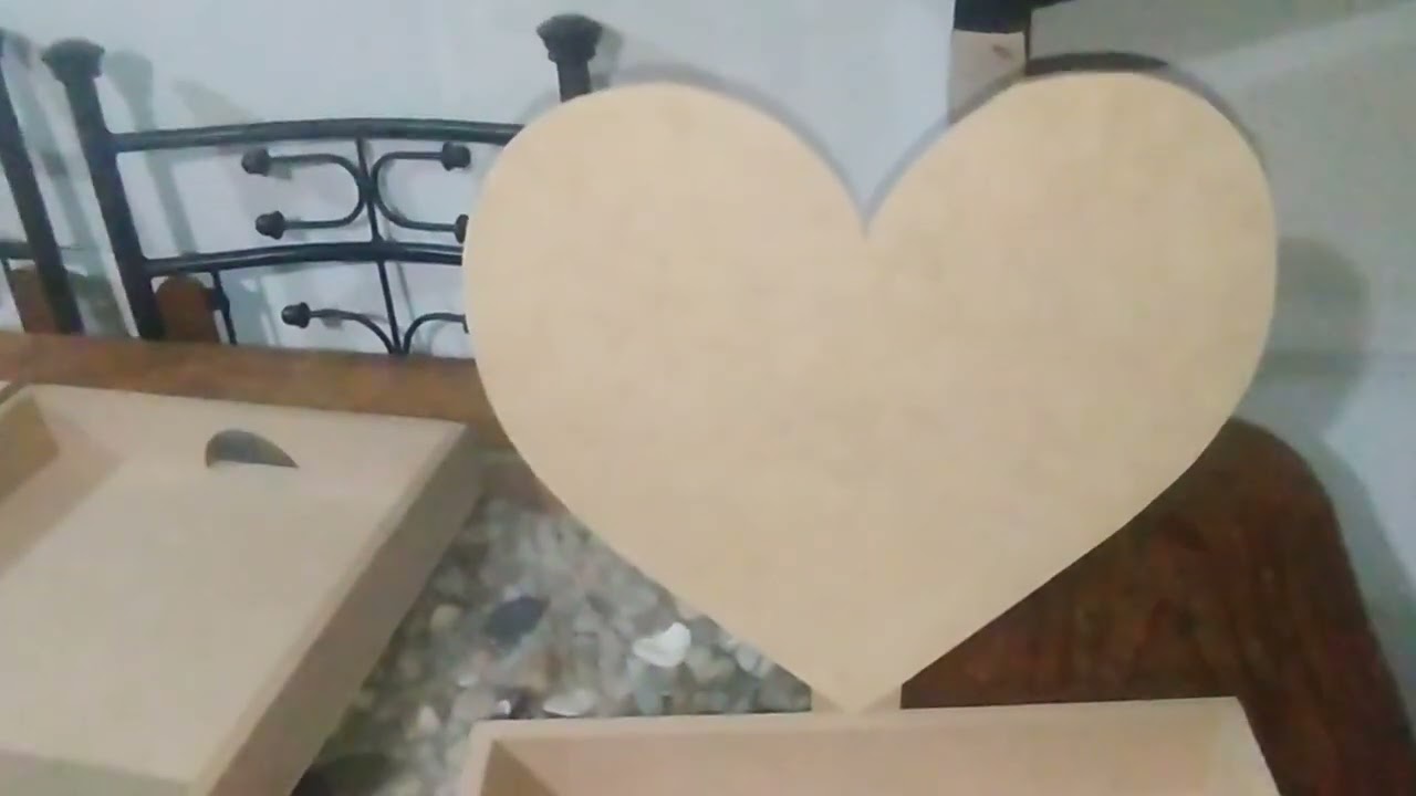 Bandeja para el día de madre ,con sus respectivas medidas y valores desde los 1000 pesos en adelante