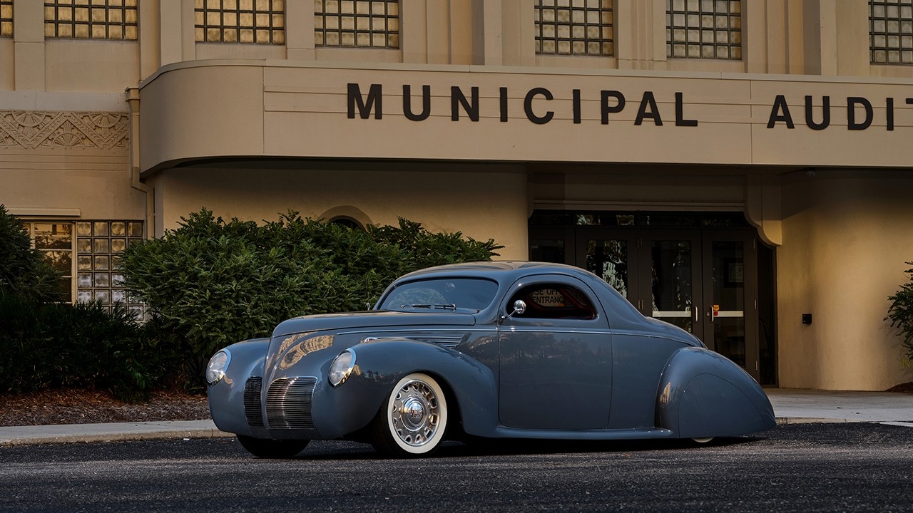 Bustys Bar & Jukebox LoneStar Round Up Kick Off Party