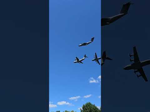 Tag der Bundeswehr in Dietz Überflug Flugzeuge in Formation