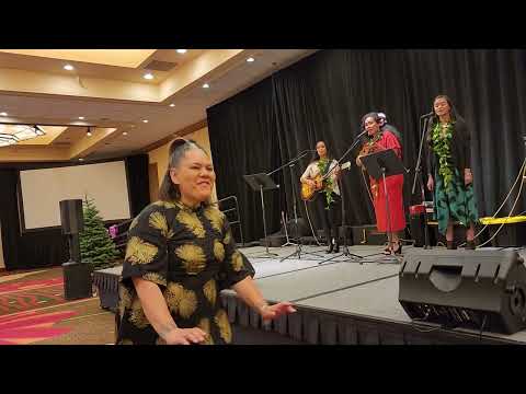 'Āina Ho'opulapula - Kainani Kahaunaele(5)
