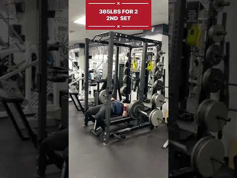 USING HEAVY WEIGHT WITH LOW REPS TO GET STRONGER #shorts