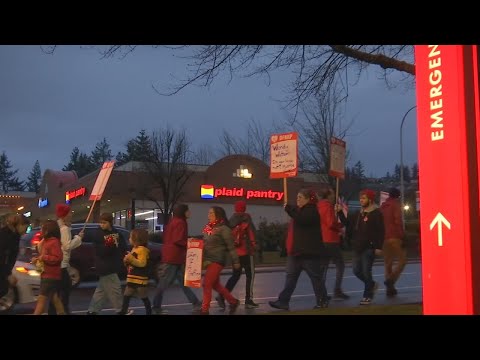 Kaiser Permanente Sunnyside healthcare workers picketing over staffing